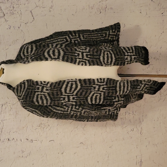 Iridium | Sweaters | Iridium Black Grey Sweater | Poshmark